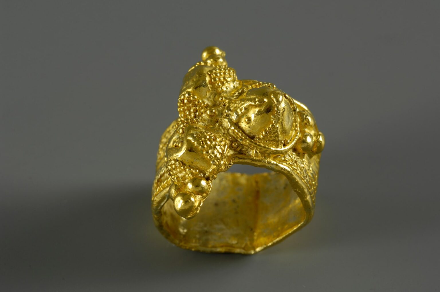Ring of King Stefan the First-Crowned - Манастир Студеница